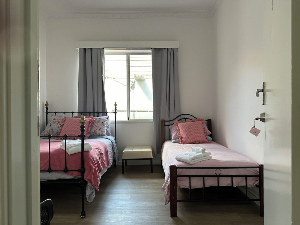 Darkan Self-Contained Accommodation – The Back Rooms - Darkan | Vrbo