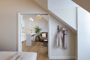 Apartamento | Cofres nos quartos, Wi-Fi de cortesia, roupa de cama