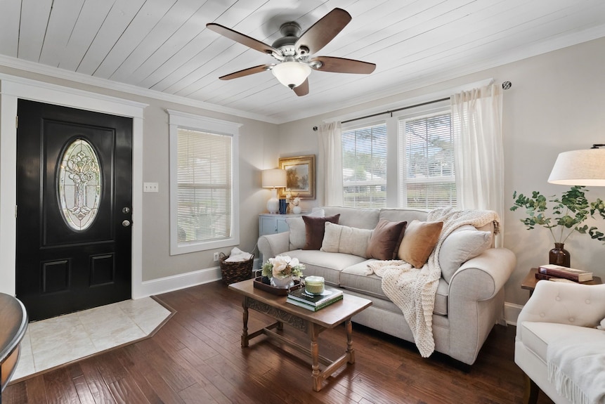 The Annie, 2 Bed- 1 Bath Charming And Newly Renovated Home - "A Guest Favorite!" - Weatherford, TX