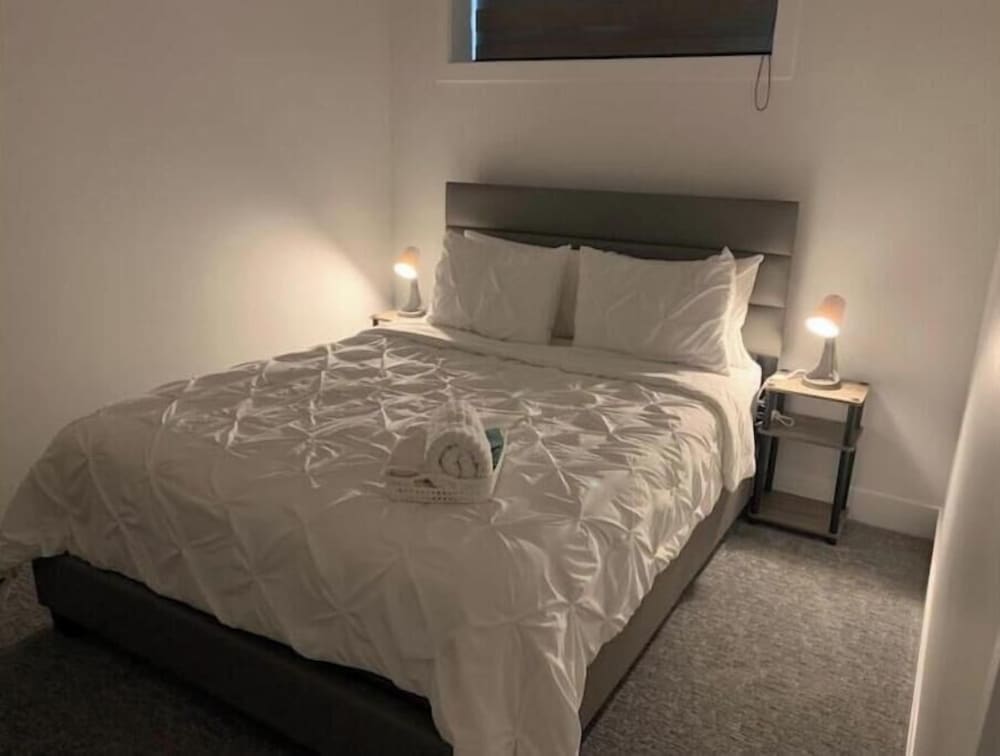 Cozy & Comfortable 1 bed suite with Wifi & Netflix - Edmonton | Vrbo