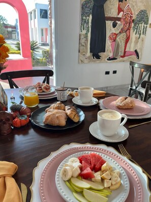 Pequeno-almoço inspirado na cozinha local diário incluído
