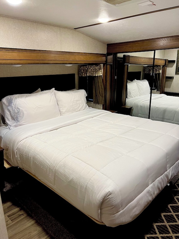 Zion Mountain Glamping Trailer - Utah