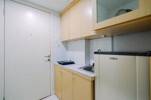 Apartamento Standard | Cozinha privada | Utensílios de cozinha 