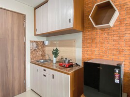 Apartamento Standard | Cozinha privada | Utensílios de cozinha 