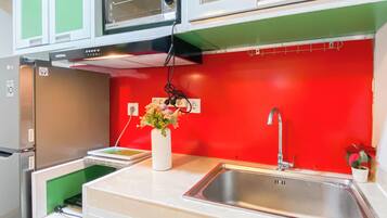 Apartamento Standard | Cozinha privada | Utensílios de cozinha