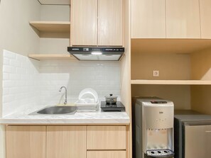 Apartamento Standard | Cozinha privada | Utensílios de cozinha 