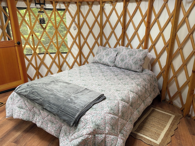 Yurt Oasis In The Woods Of Hinsdale, Nh - New Hampshire (State)