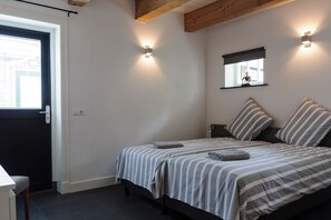 Casa | 10 quartos, com mobília individualizada 