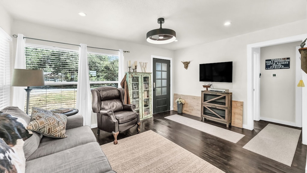 The Country Cottage - Family Friendly Home Just Minutes From Weatherford! - Weatherford, TX