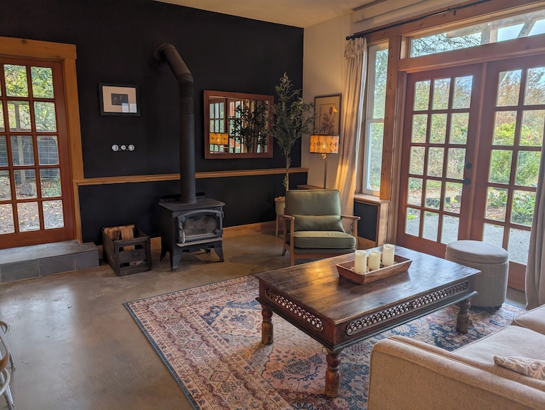 Welcoming 1-bedroom Cottage In Port Angeles With Easy Beach Access - Lake Crescent, WA