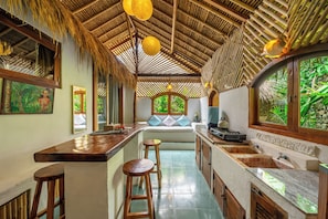 Quarto Duplo Deluxe, vista para o oceano | Cozinha privada