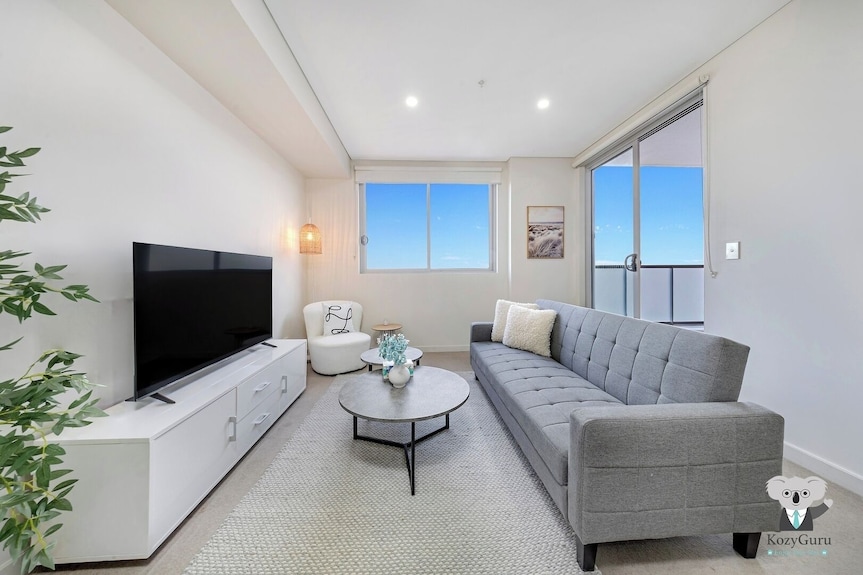 Kozyguru | Merrylands | Balcony Chic With Parking - Fairfield