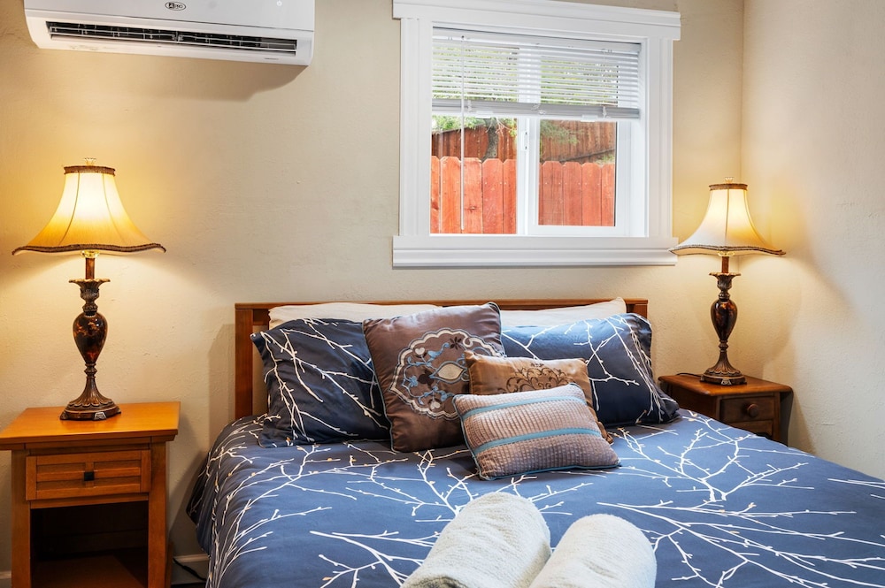 Pet-Friendly 2BR Gem Close to Downtown Fun Reviews, Deals & Photos 2026 ...