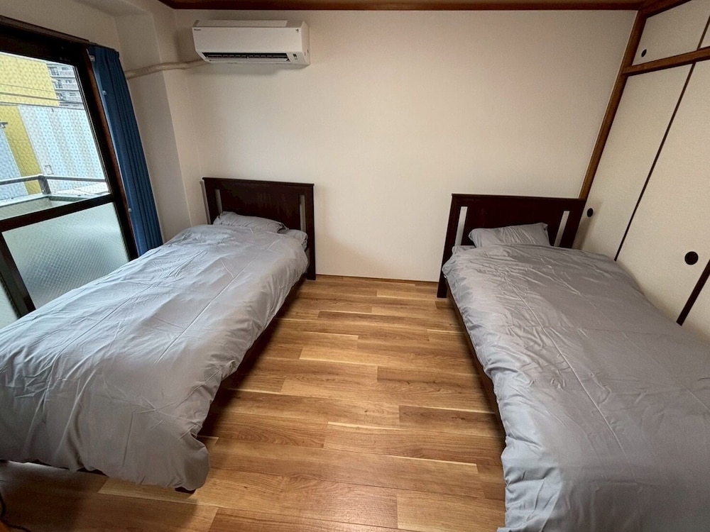 Room 401 1 minute walk from Abiko Station on the / Osaka Ōsaka Reviews ...