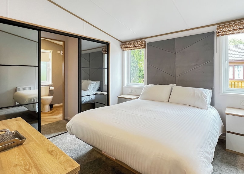 Step Into Atlas Oakwood Lodge And Experience A New Level Of Luxury. - Chester, UK