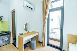 Estúdio Júnior | Secretária, secretária adequada para computadores portáteis