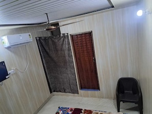 Quarto Individual | Camas desdobráveis, Wi-fi grátis, roupa de cama fornecida