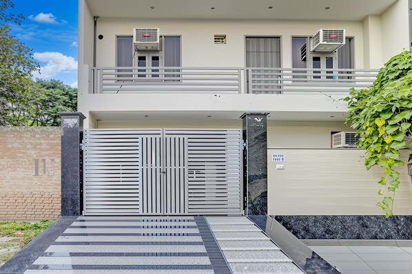 Entrada do alojamento