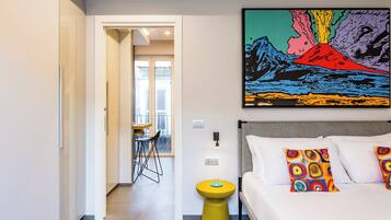 Apartamento, 1 cama queen-size e sofá-cama, varanda | Secretária, ferro/tábua de engomar, Wi-fi grátis