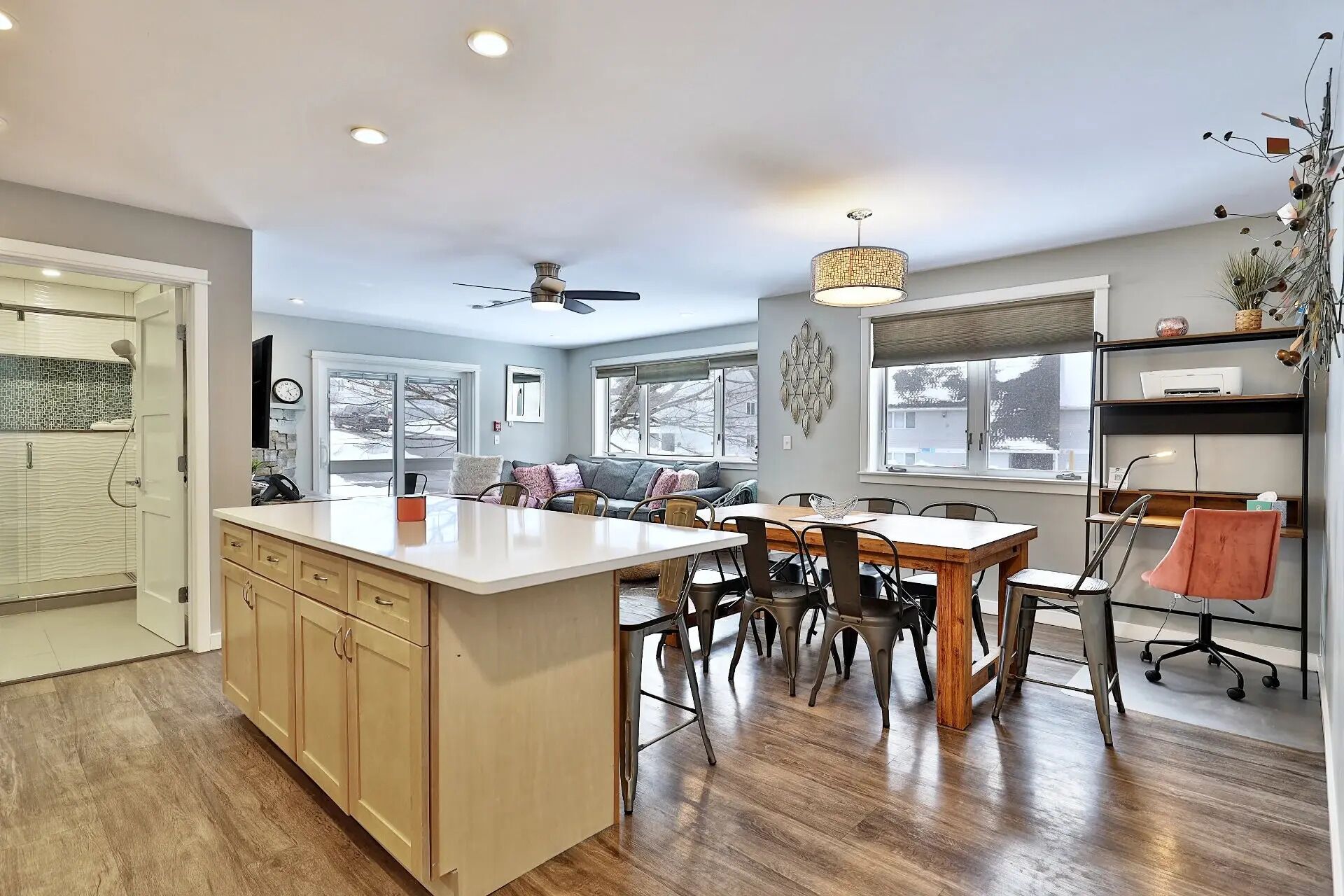 Apartamento em Condomínio Fechado, 1 quarto, cozinha, vista para o jardim | Cozinha privada | Minifrigorífico, um micro-ondas, um forno, utensílios de cozinha 