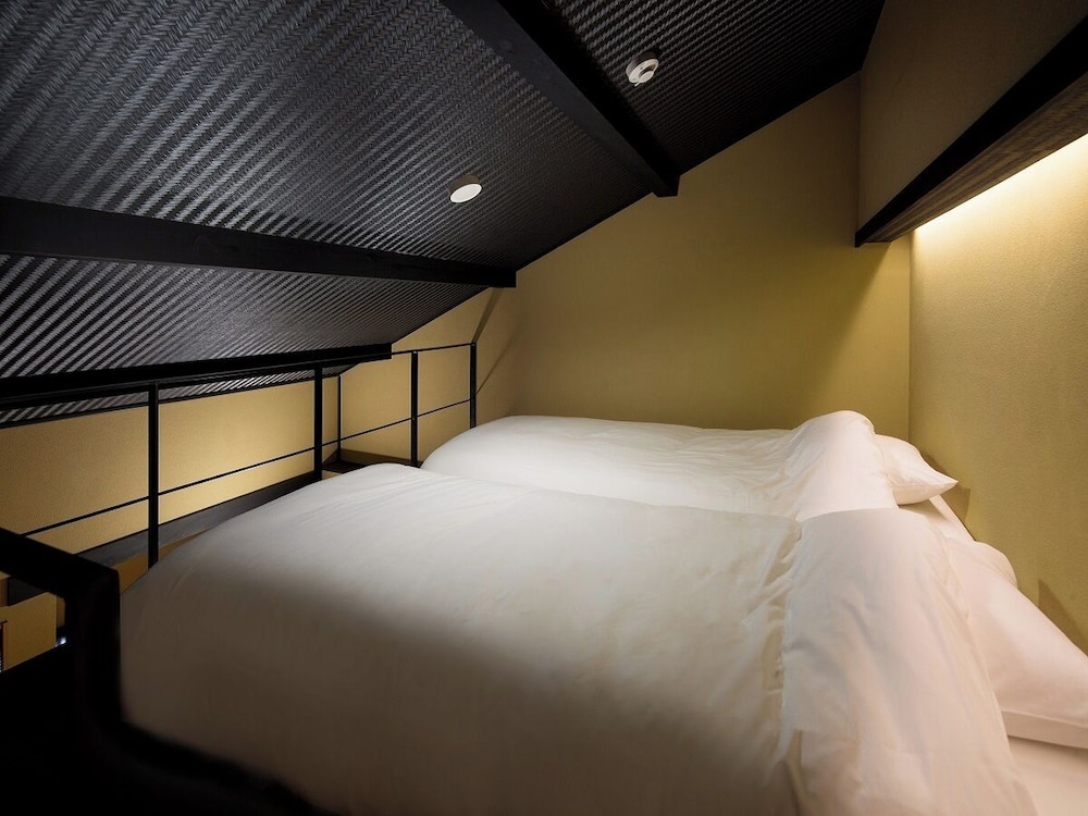 Kanade Kyotoeki-hachijomuromachian - Japan