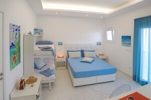 Quarto Quádruplo | Cofre no quarto, Wi-fi grátis, roupa de cama fornecida 