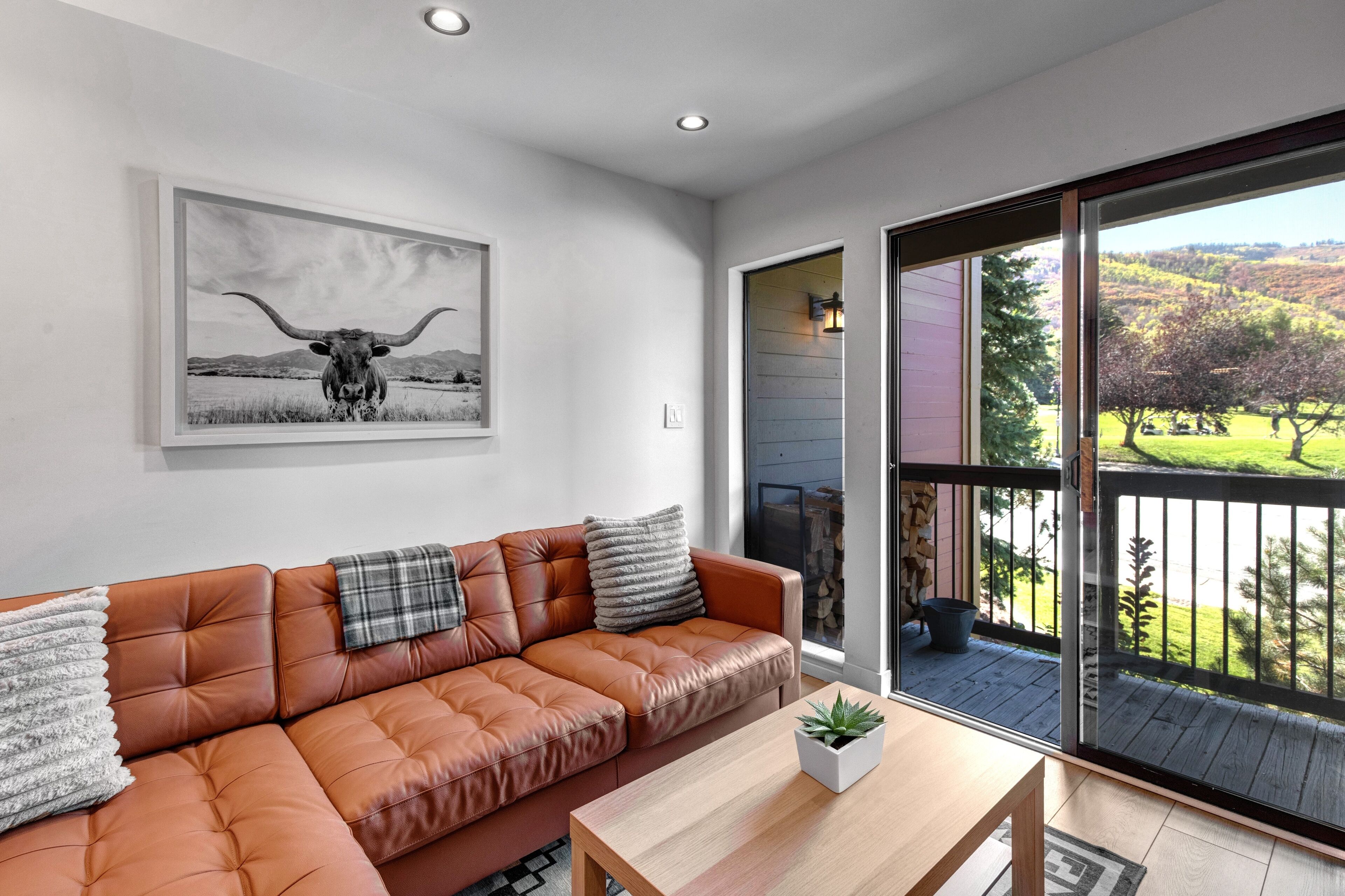 Apartamento em Condomínio Fechado, 1 quarto | Sala de estar | Smart TV 