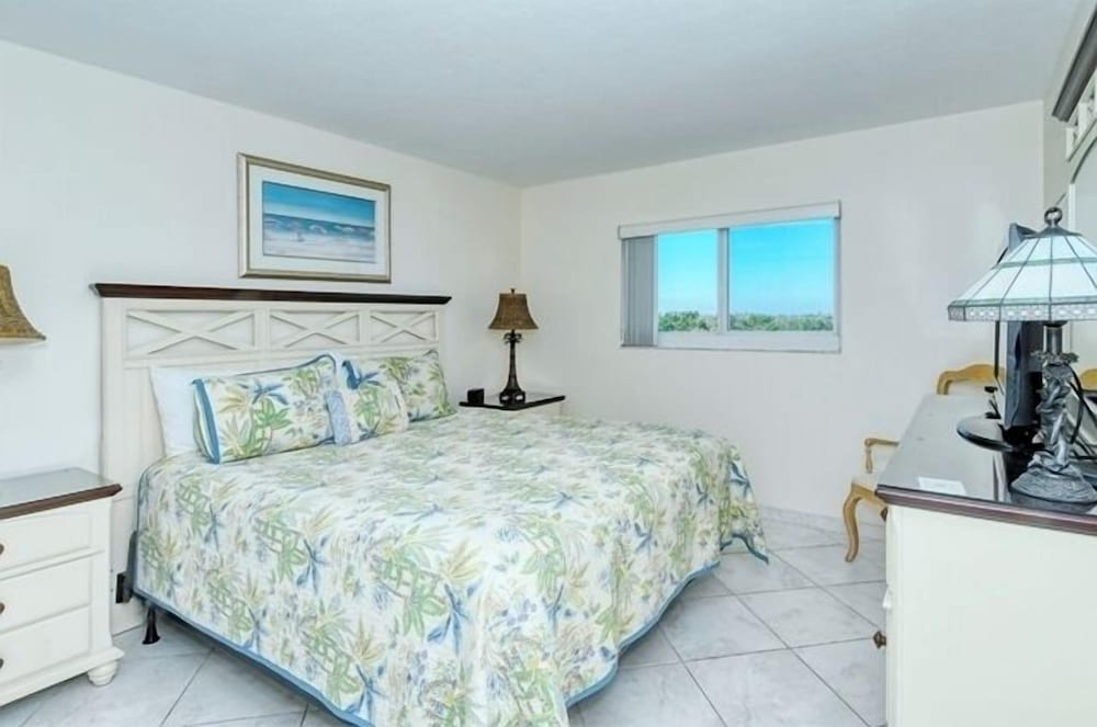 Stunning Siesta Key Beach Gulf Views 1 Bed 1 Bath Steps to Beach ...