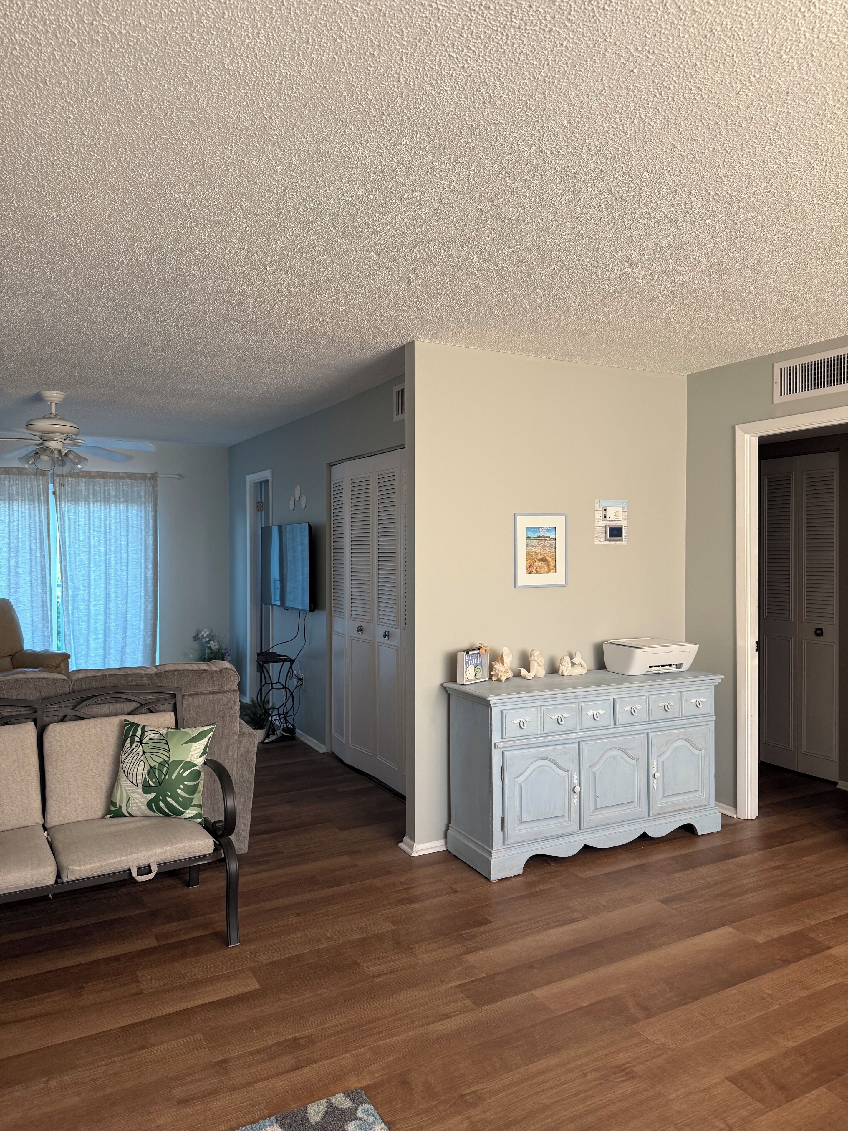 Cozy 1-bedroom Condo With Ac, Amazing Bradenton- Short Drive To The Brach - Bradenton, FL