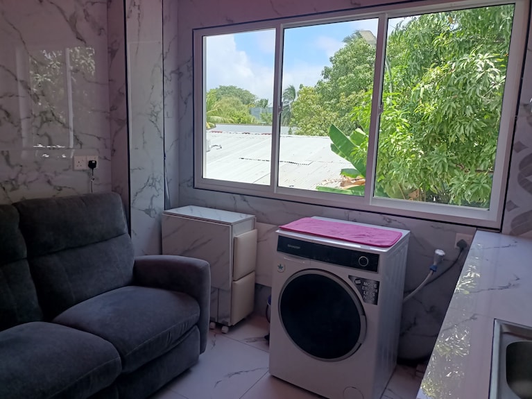 Naseema Hiya - First Floor Apartment - The Maa /Flower/ Suite - Maldives