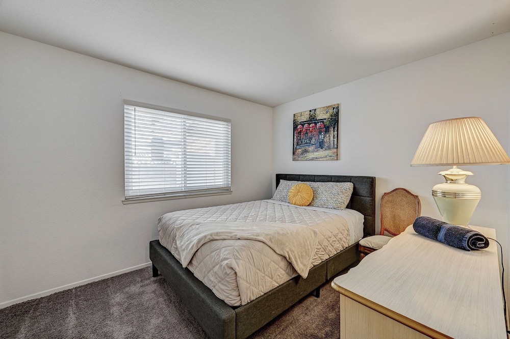 Spacious 4 bedroom with 7 beds! - Las Vegas | Vrbo
