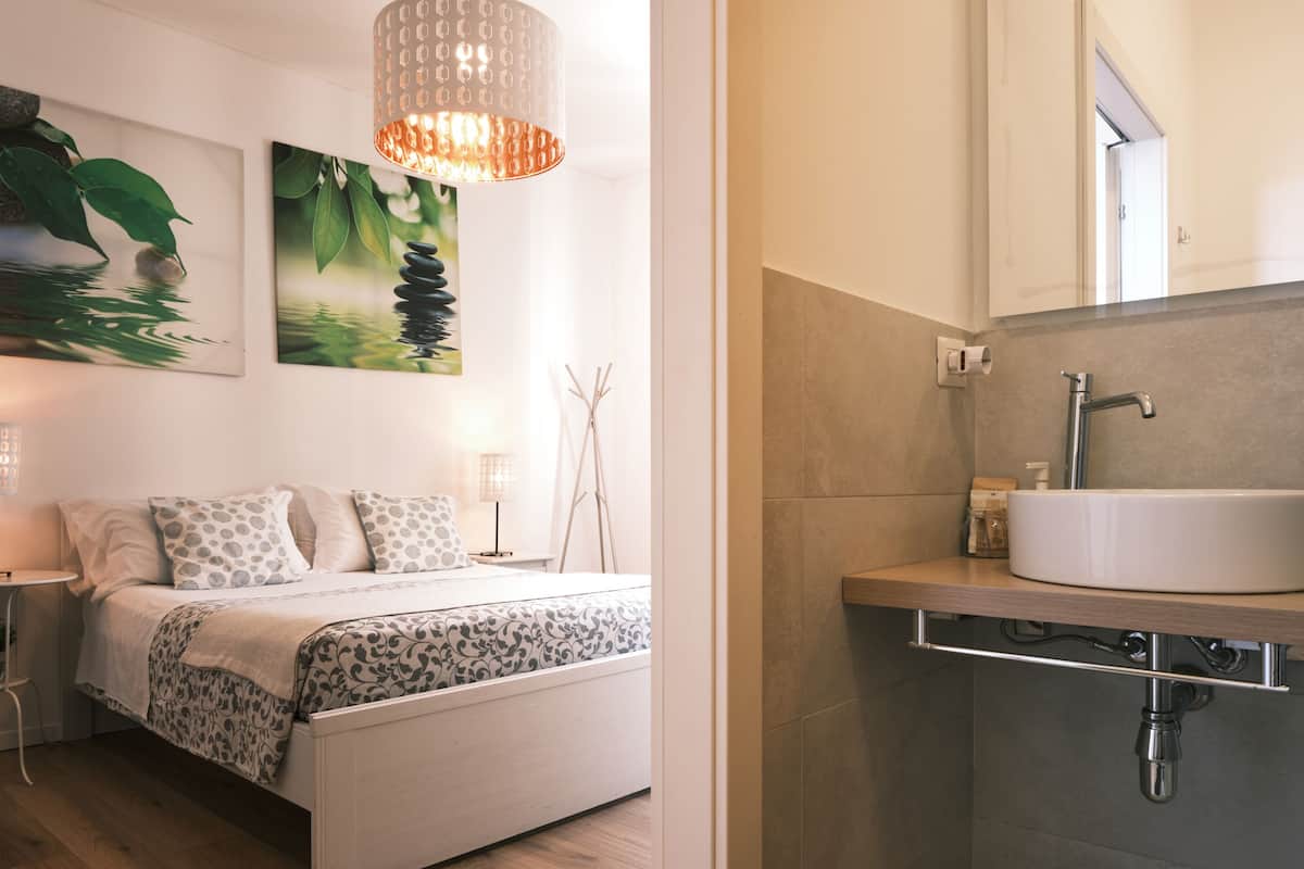 Quarto casal conforto, suíte (stanza 2) | Wi-Fi de cortesia