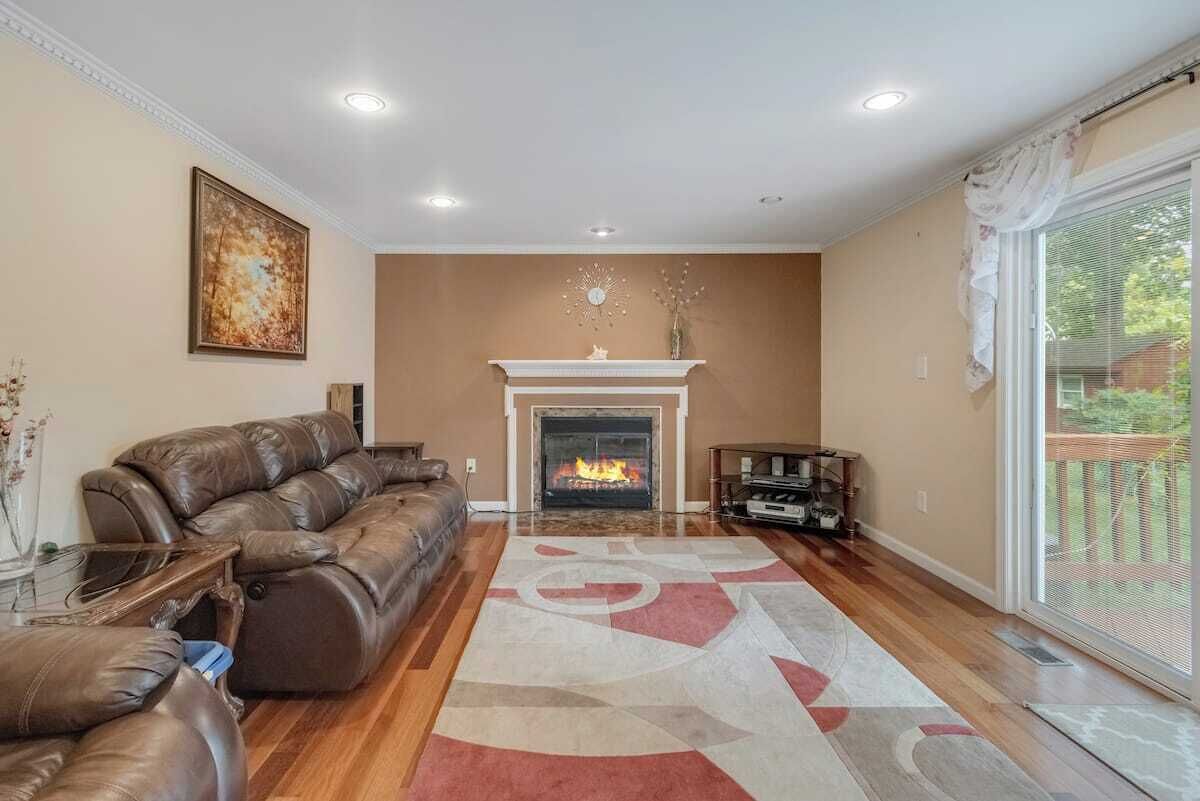 Luxury 5-bedroom, 3.5 Baths, Furnished. - Fairfax