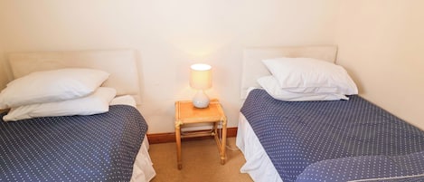 3 quartos, Wi-Fi de cortesia, individualmente decorados