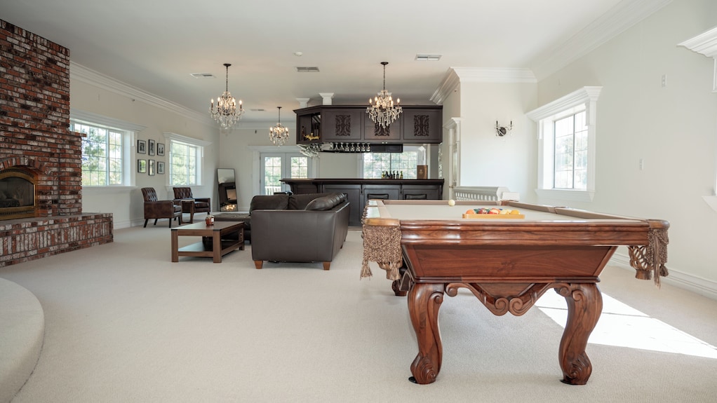 The Grand Estate Nestled Along The Serene Banks Of The Kern River - Bakersfield, CA