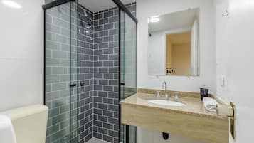 Apartamento básico | Banheiro | Chuveiro