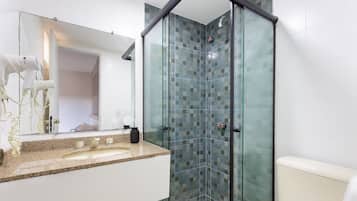 Apartamento Básico | Casa de banho | Um polibã