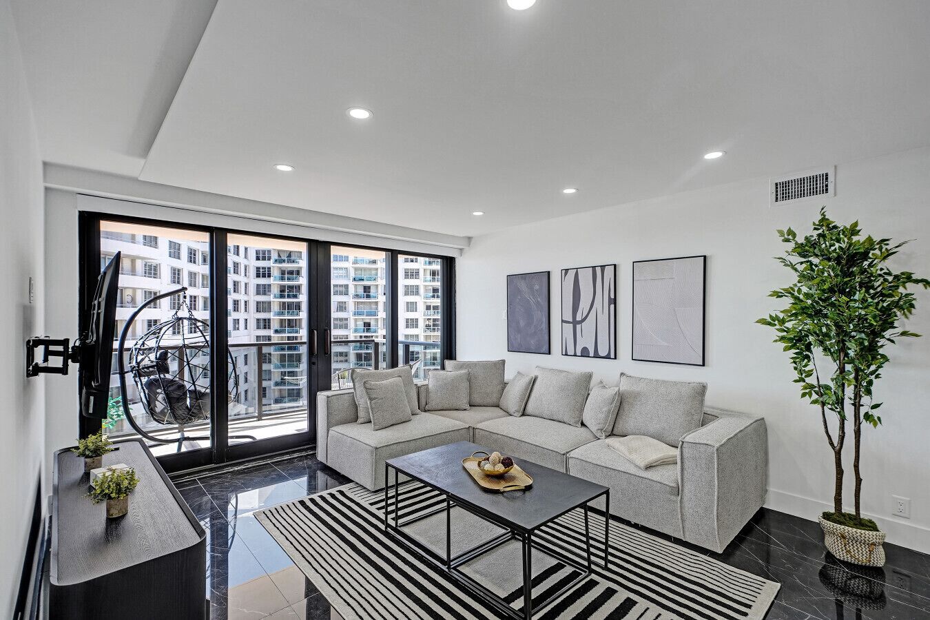 Four Bedroom  In United States Of America, Miami Beach - Miami Beach, FL