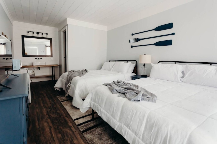 Eagle Creek Room, Lakeside Inn At Dale Hollow - Tennessee