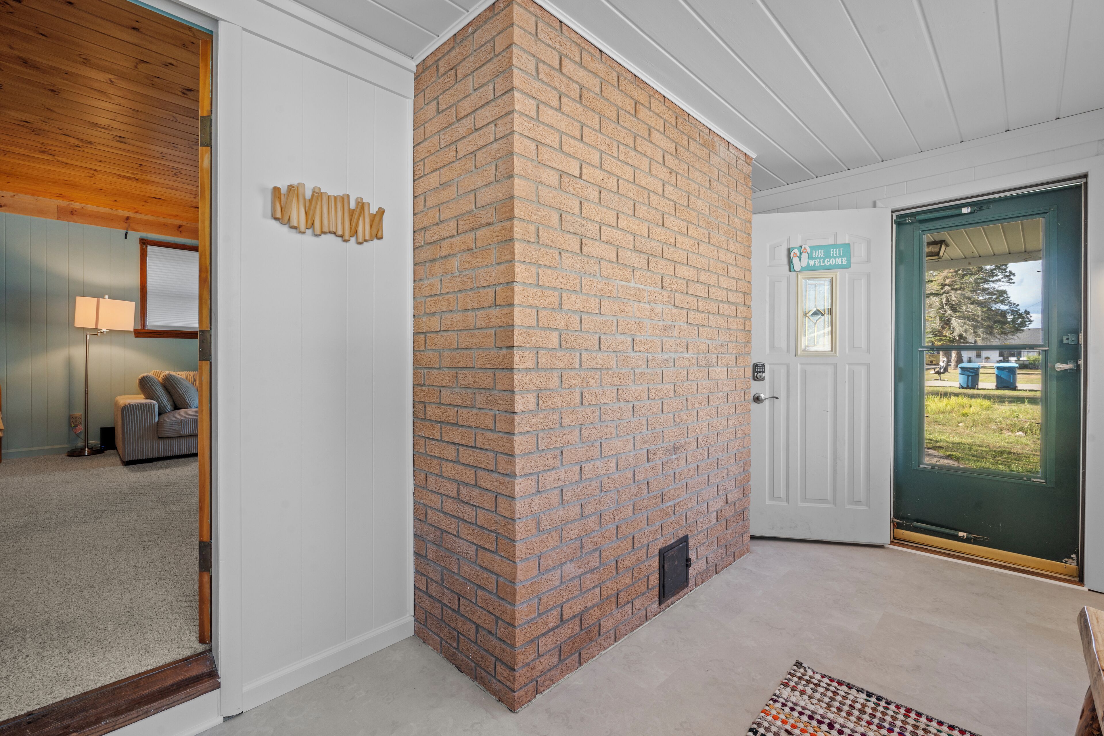 Quaint 2-bedroom Cottage In Houghton Lake - Quick Walk To Lake - Houghton Lake, MI