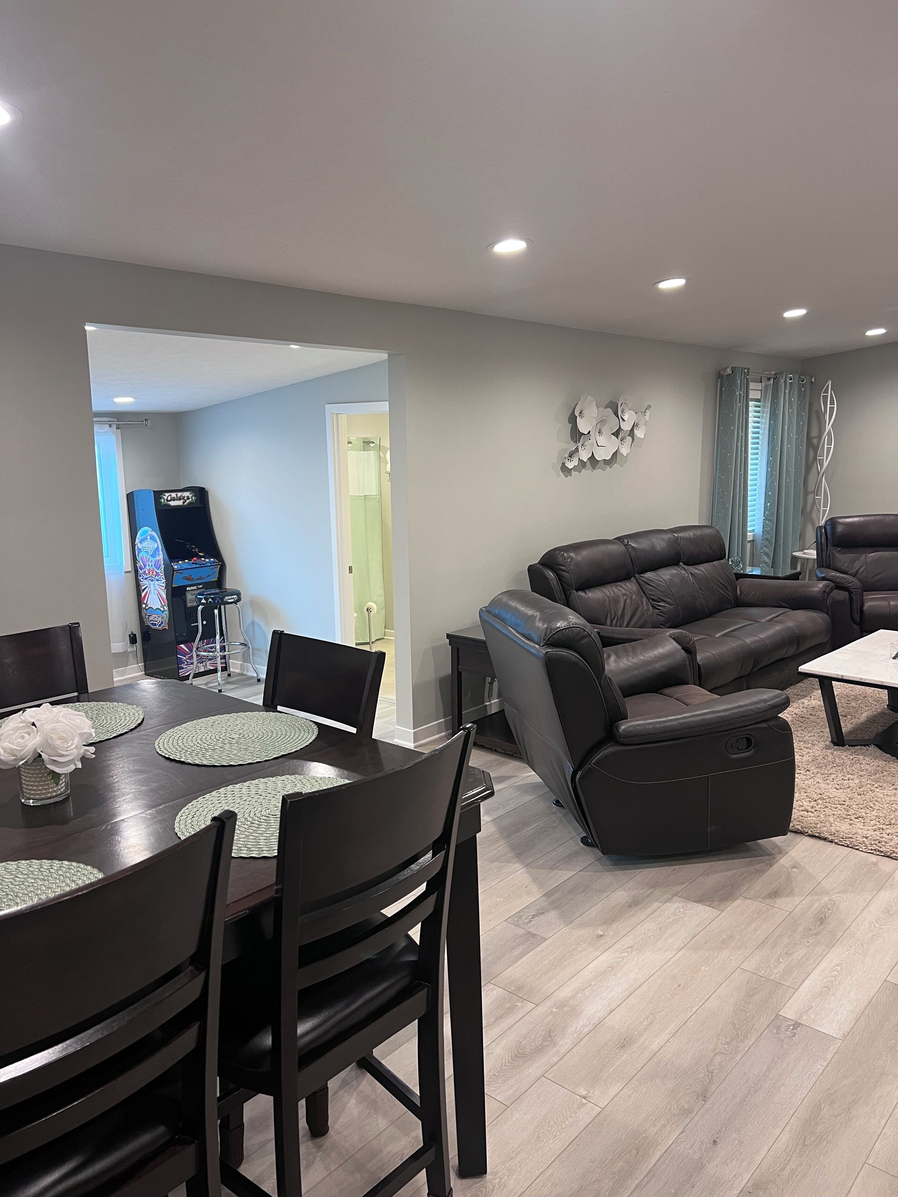 Bright And Modern Retreat In The Heart Of The Midwest - Lincoln, NE