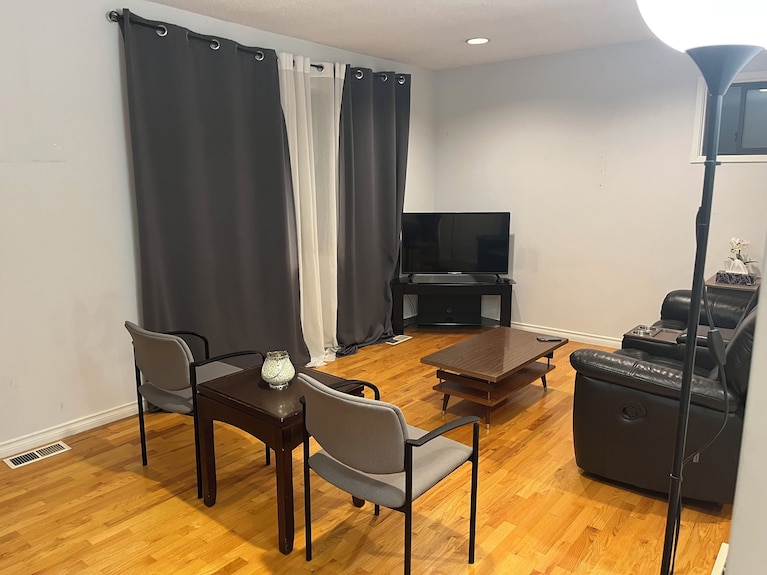 Tranquil 2-bedroom House In Vancouver - Burnaby