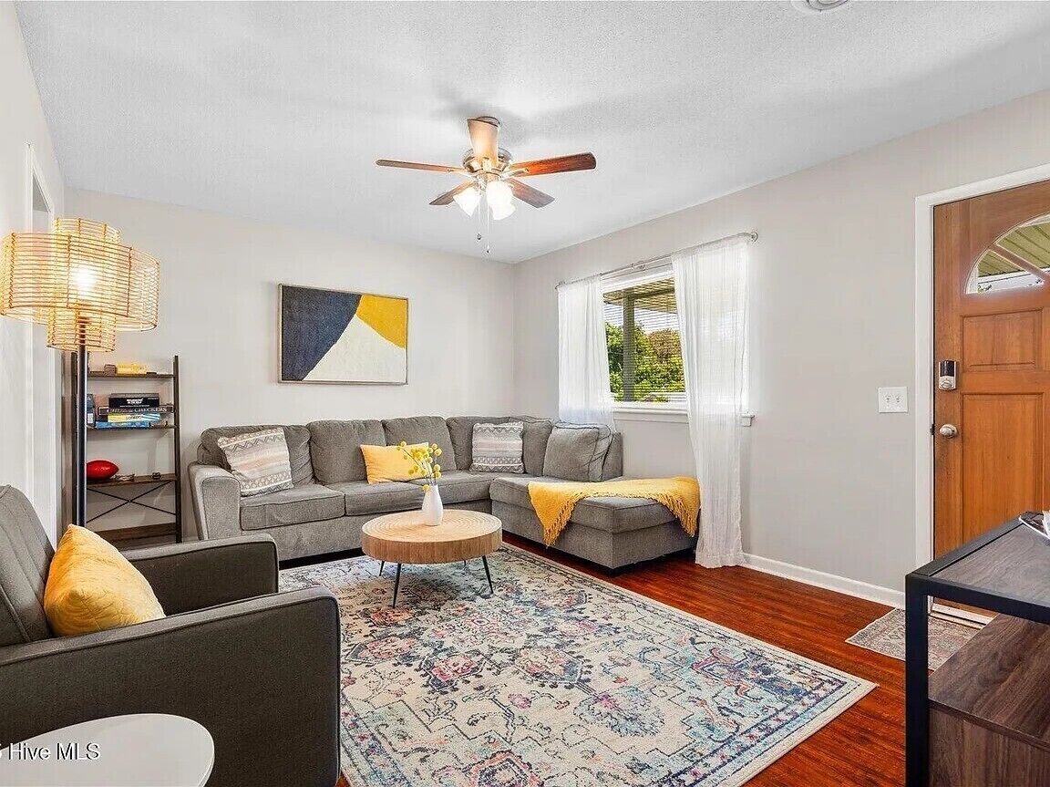 Welcoming 4-bedroom House Central Wilmington, Close To 2 Beaches, Uncw, Downtown - Wilmington, NC