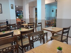 Pequeno-almoço tipo buffet diário incluído