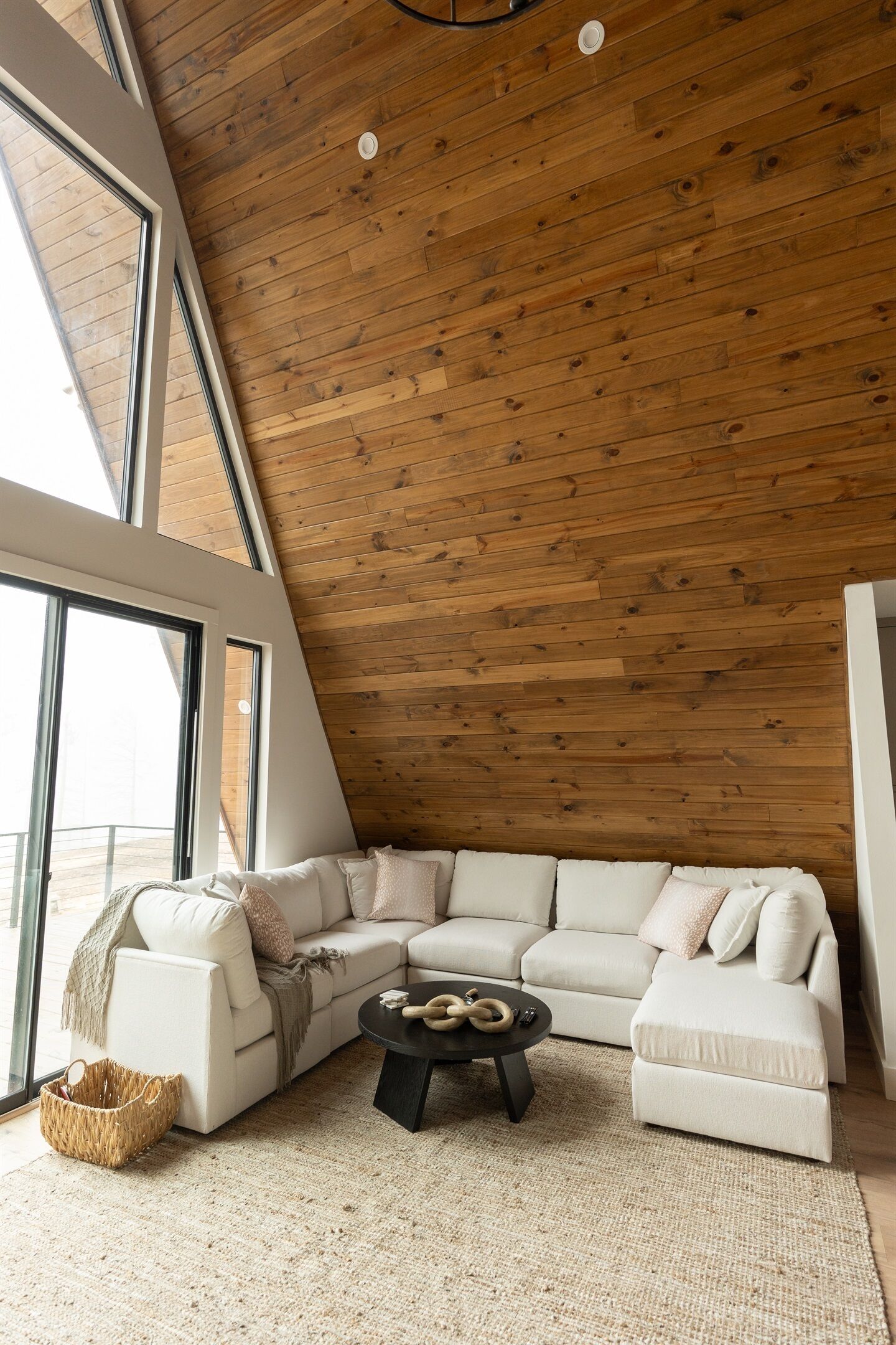 Two Renovated Houses, Sleeps 19: Mid-lake, Hot Tub - Louisiana