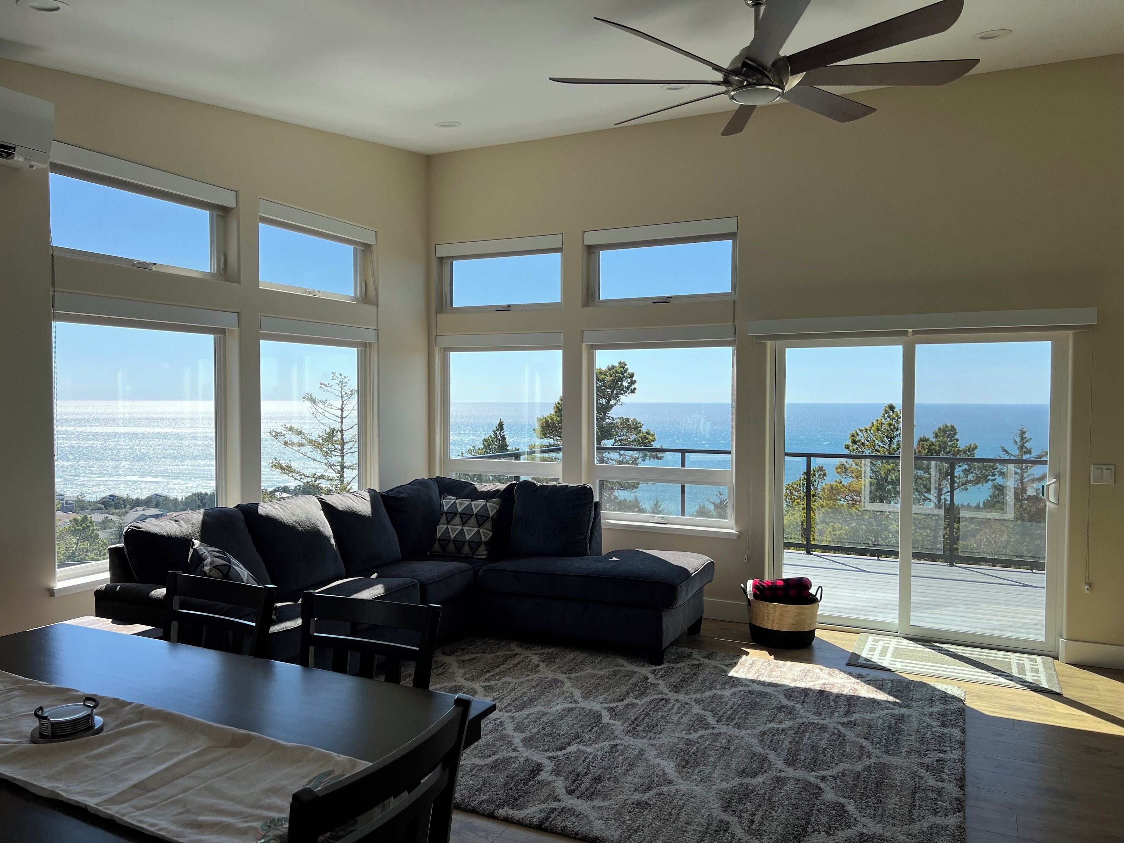 Breathtaking Ocean And Bay Views, 5-bedroom Duplex In Oceanside's Highest Point. - Oceanside, OR
