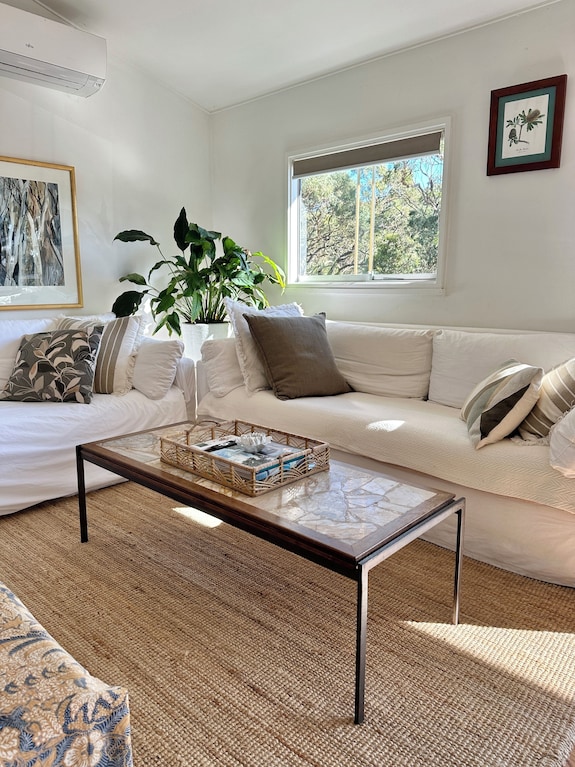 Large Architect Designed Home Directly Overlooking The Royal National Park - Boat Harbour, Kurnell