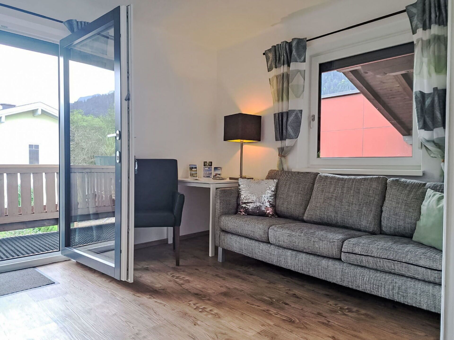 Lovely Apartment For 6 People With Wifi, Tv, Balcony And Panoramic View - Saalfelden