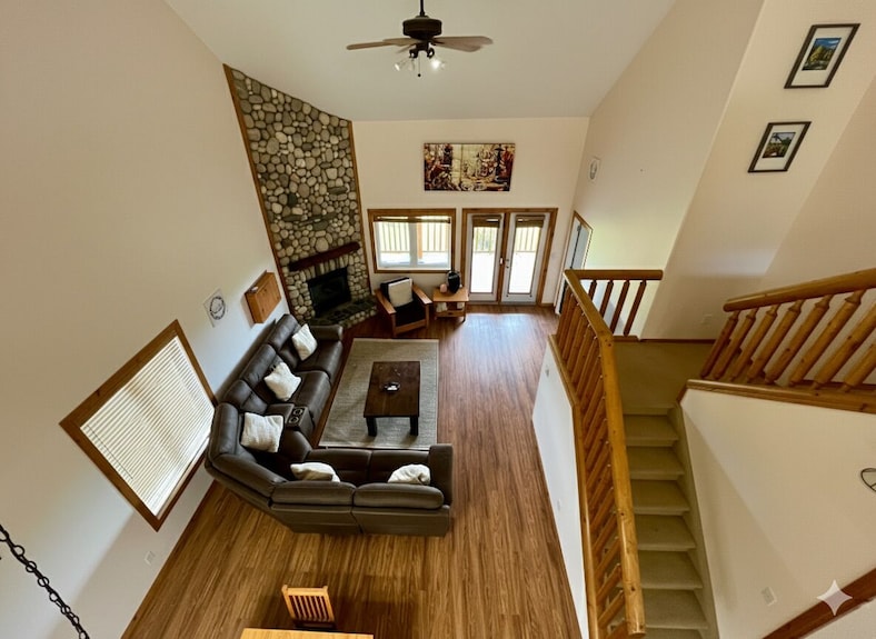 Affordable Slope-side: 3br Condo W/ Private Hot Tub, Gas Fireplace, Great Location & Views. - 金伯利