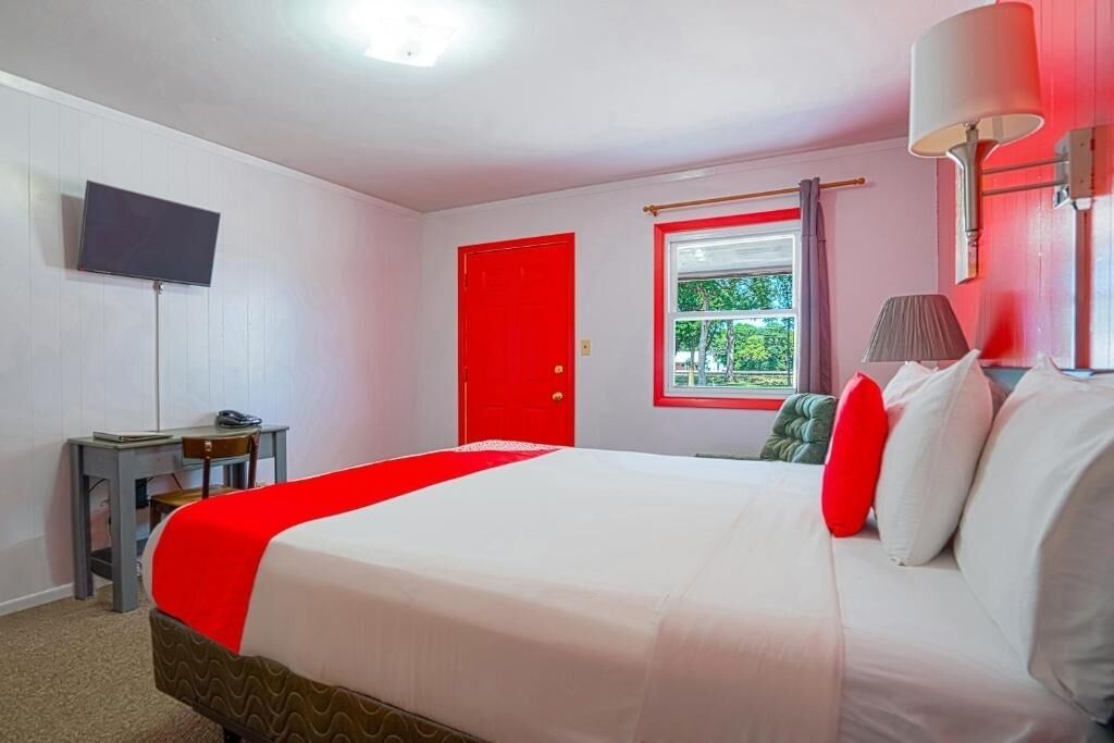 Pet-friendly Room With Free Parking Close To Dairy Queen - 레드우드 카운티